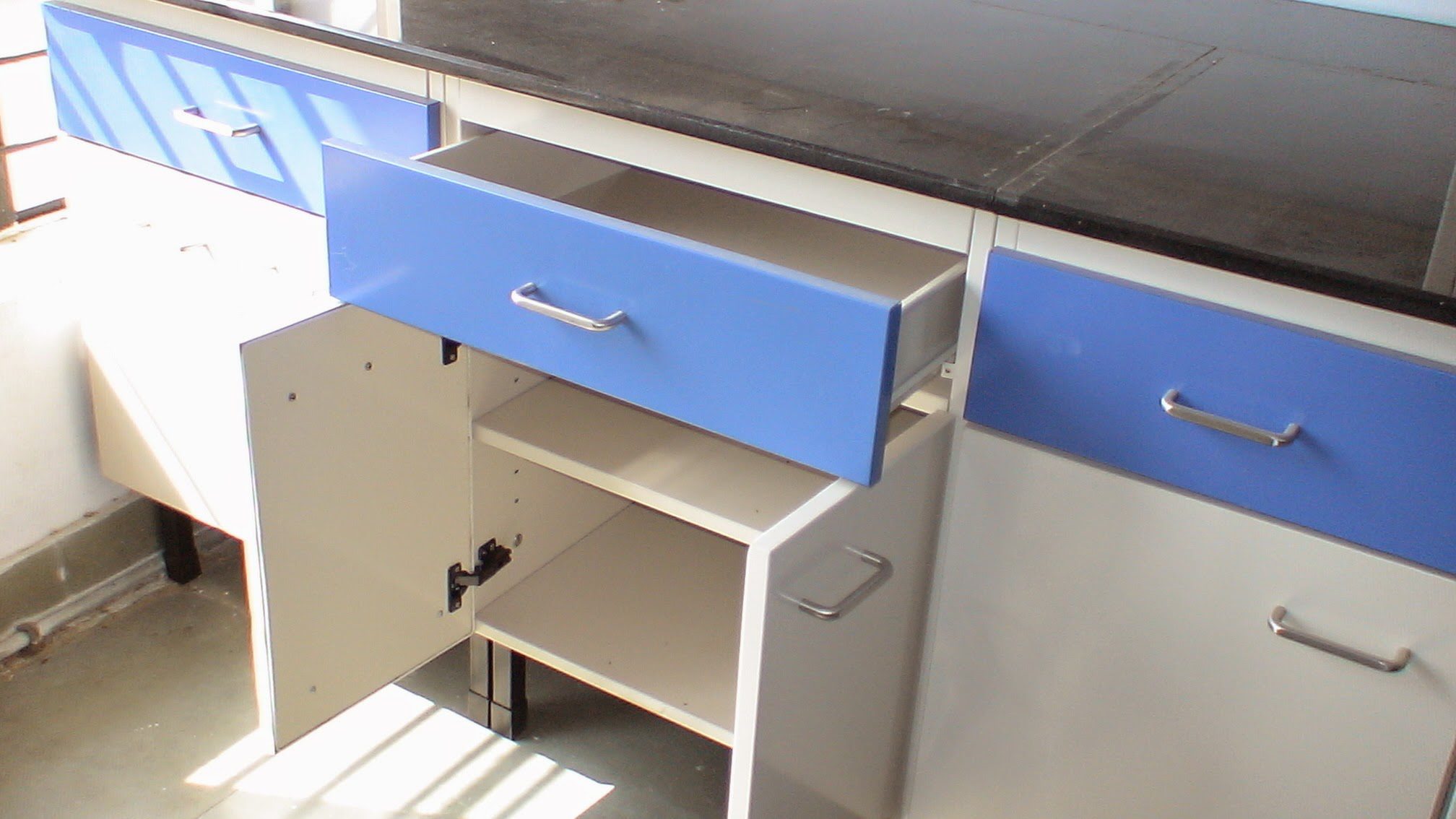 Steel Modular Kitchen Manufacturer-Naresh Safe Factory
